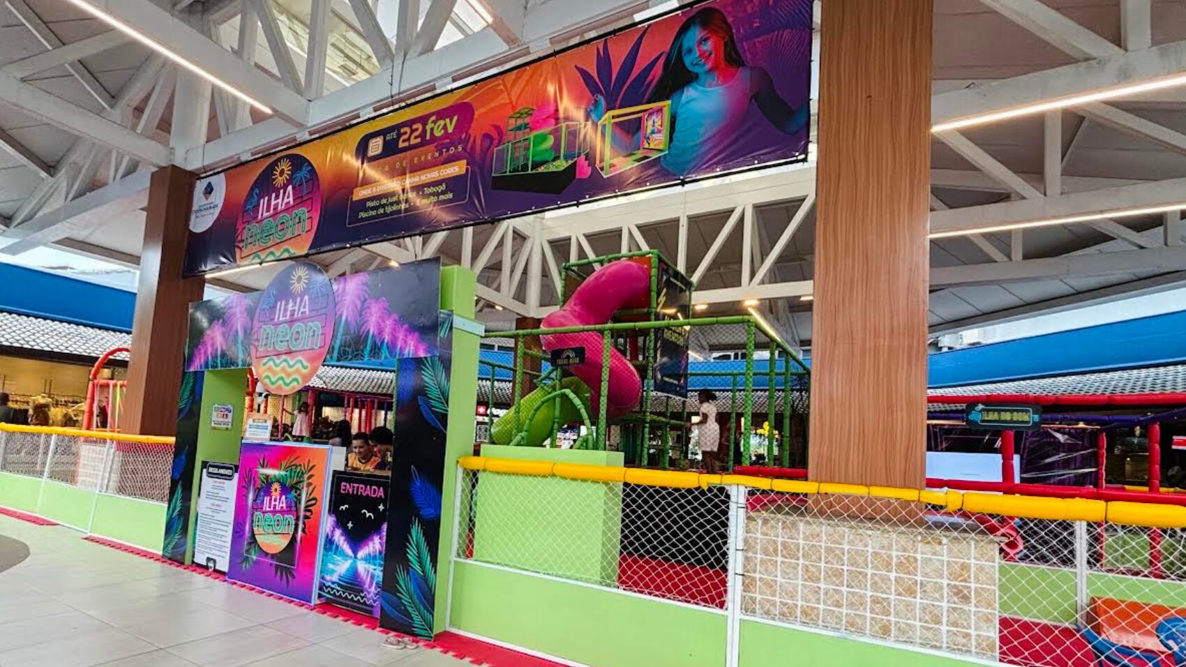 Parque infantil Férias na Ilha Neon agita a criançada no Shopping Costa ...